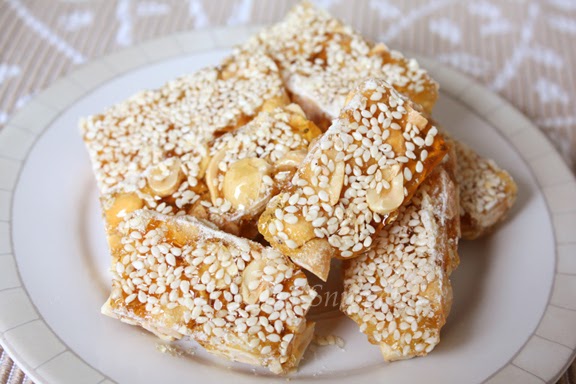 My Kitchen Snippets: Chinese Peanuts and Sesame Candy Bars