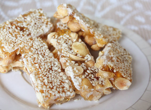 My Kitchen Snippets: Chinese Peanuts and Sesame Candy Bars