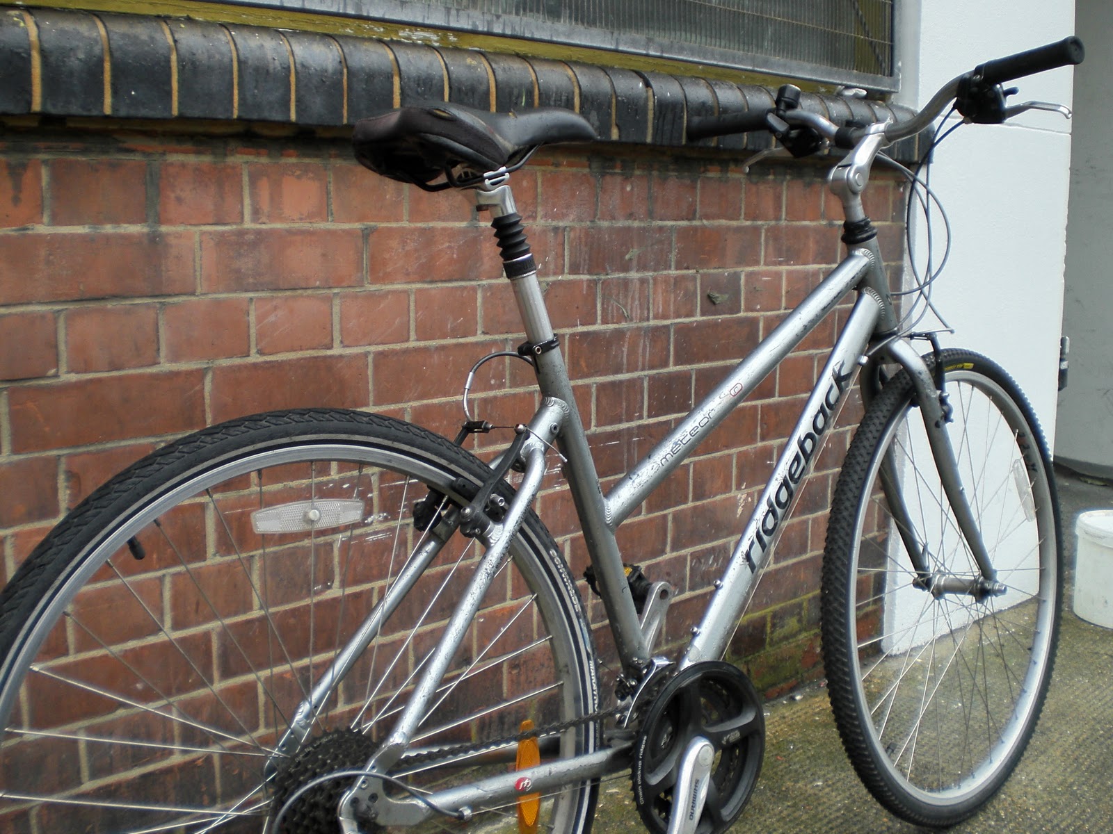 Squeaky Chains: eBay Sale...Silver Hybrid Ridgeback Ladies Bike - SOLD