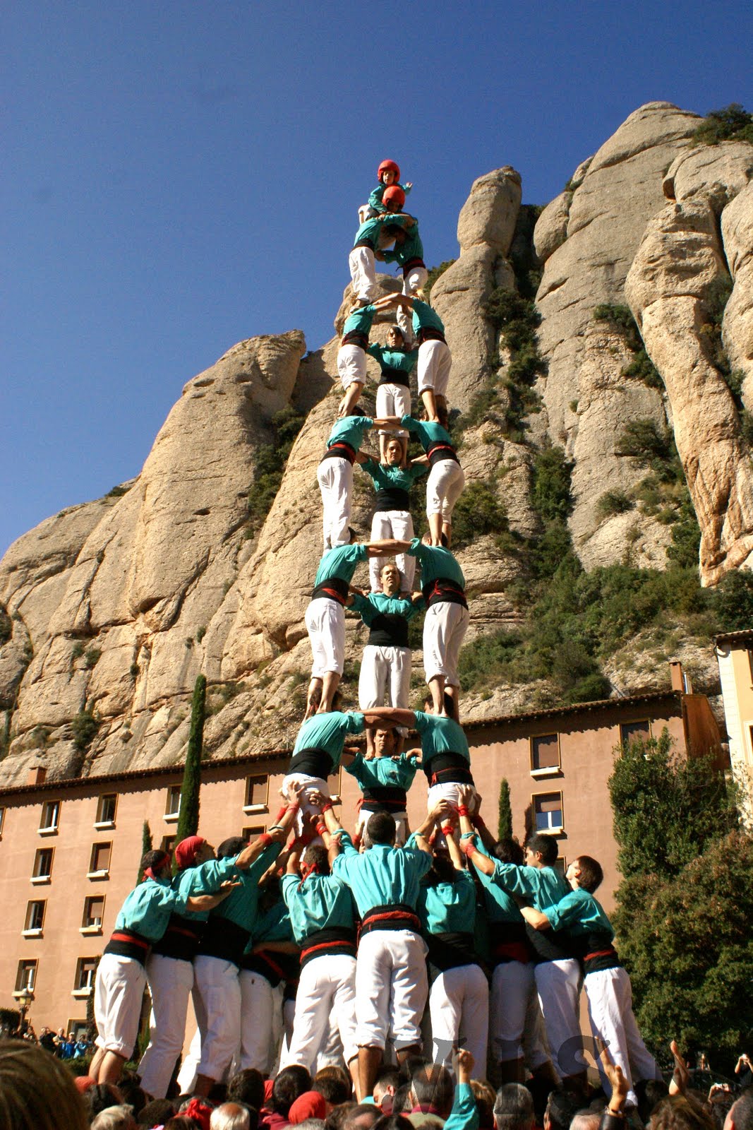 *BAZAR DE FOTOGRAFIAS*: *CASTELLS HUMANS DE CATALUÑA EN MONTSERRAT*