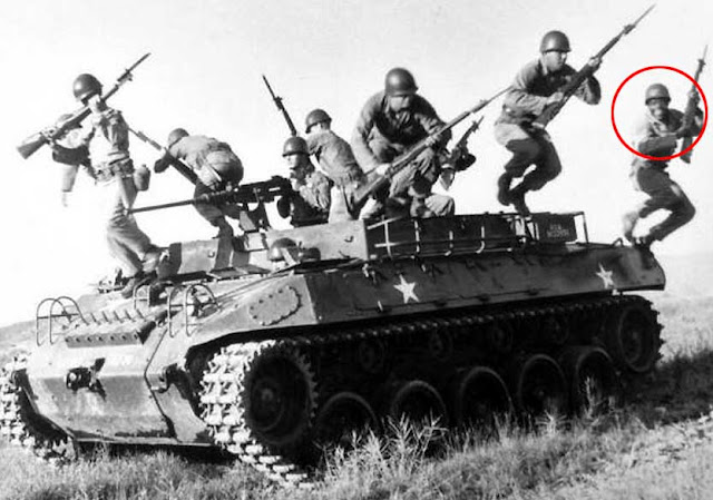 Real and Simulated Wars: Photobombed!