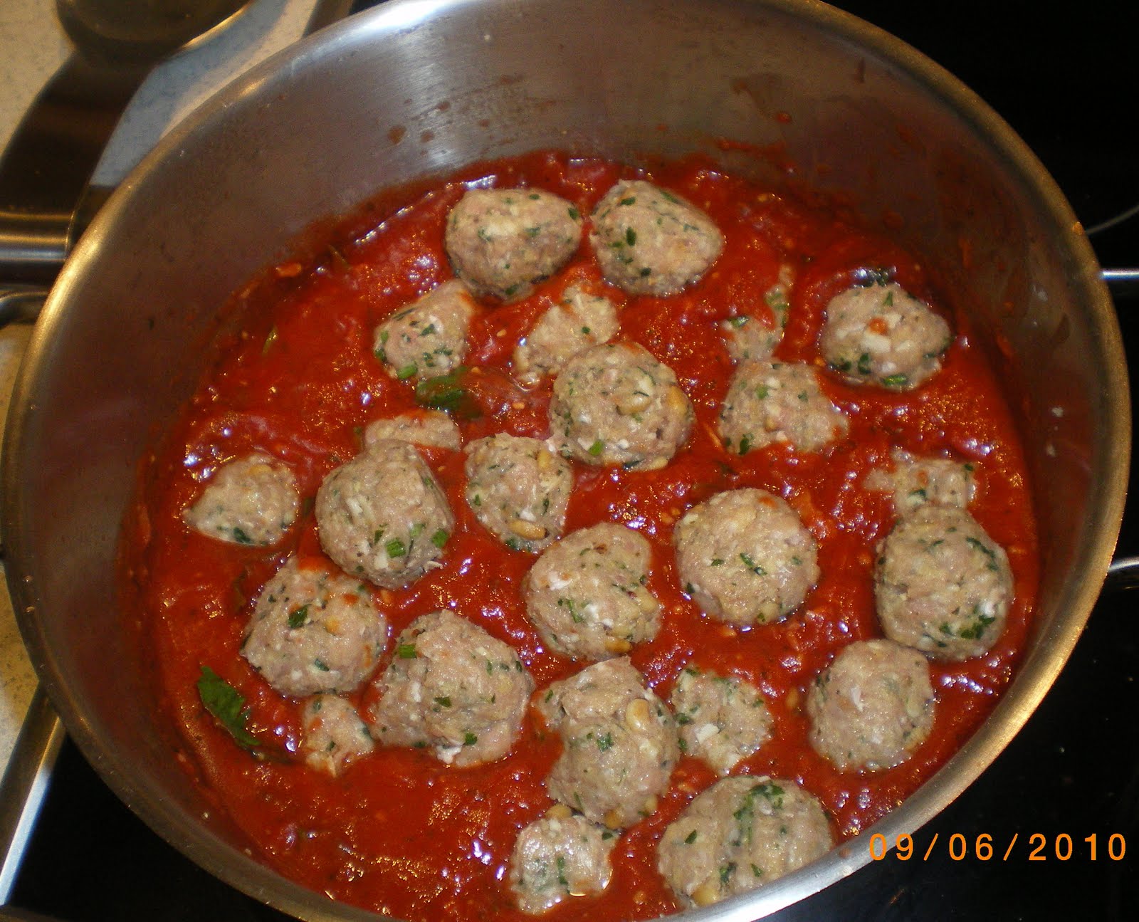 Cate Can Cook, So Can You!!: Chicken Meatballs and Spaghetti