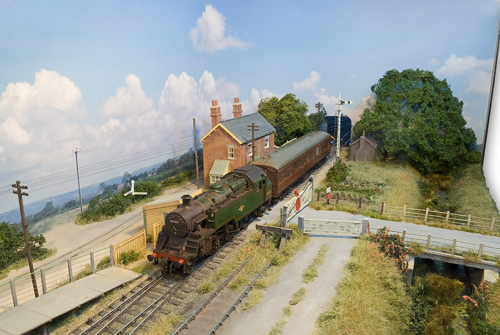 Chris Nevard Model Railways Blog: A Leggy Italian!
