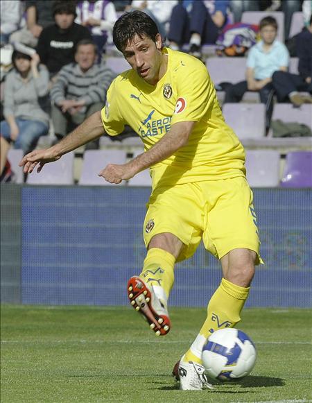 The Best Footballers: Joan Capdevila is a Spanish footballer as a left back