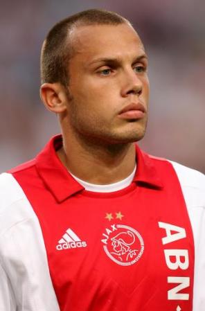 The Best Footballers: John Heitinga is a Dutch national team footballer