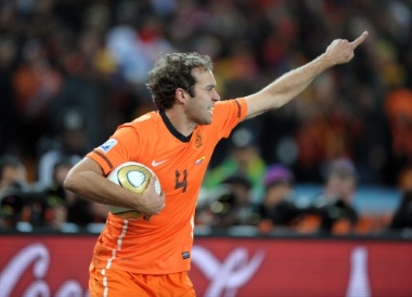 The Best Footballers: Joris Mathijsen plays as a centre back footballer ...