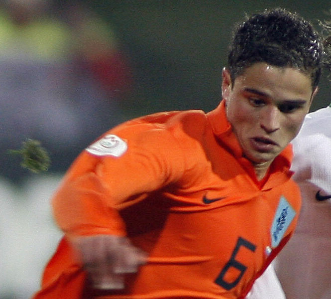 The Best Footballers: Ibrahim Afellay plays as a attacking midfielder ...