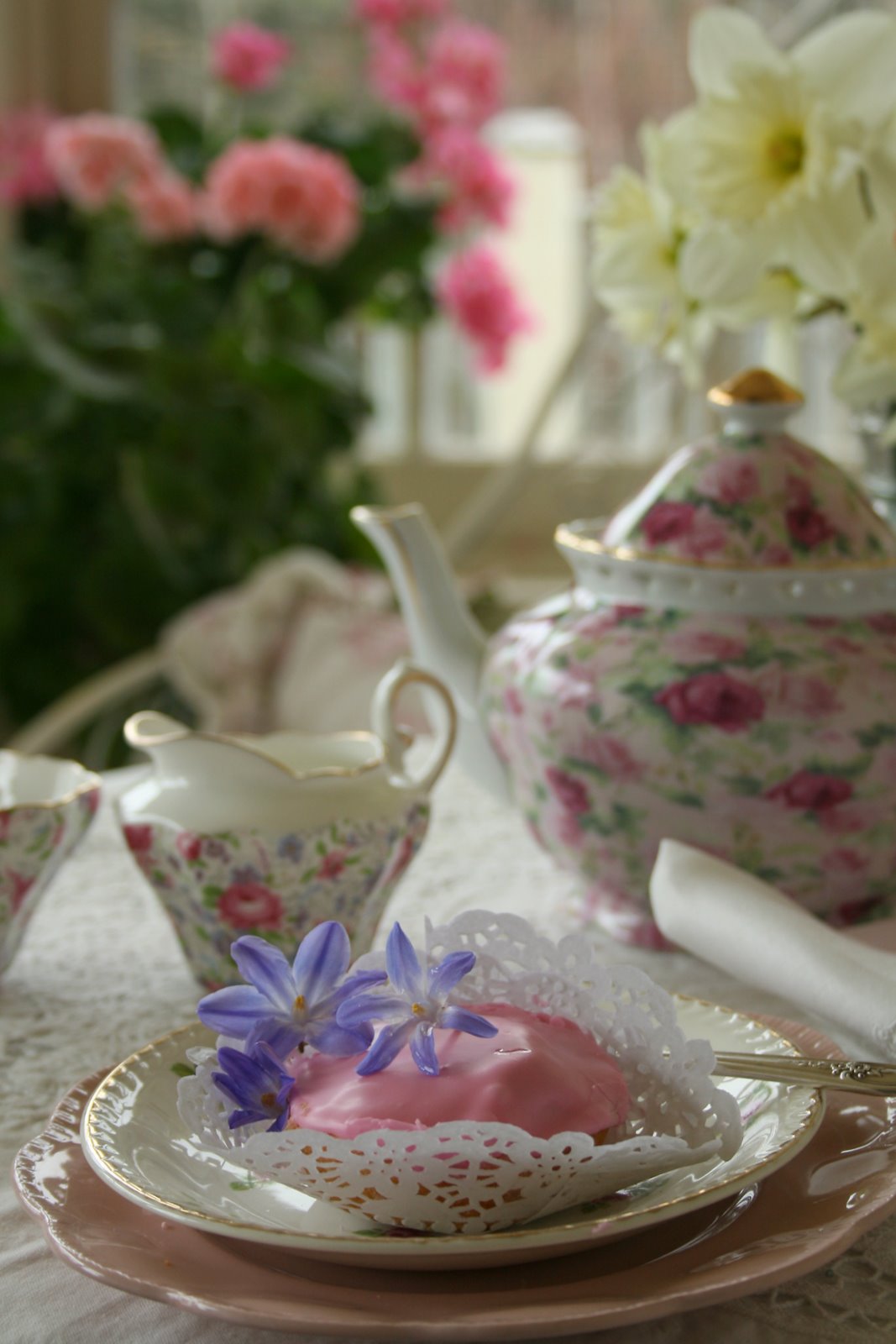 Aiken House & Gardens: A Spring Tea