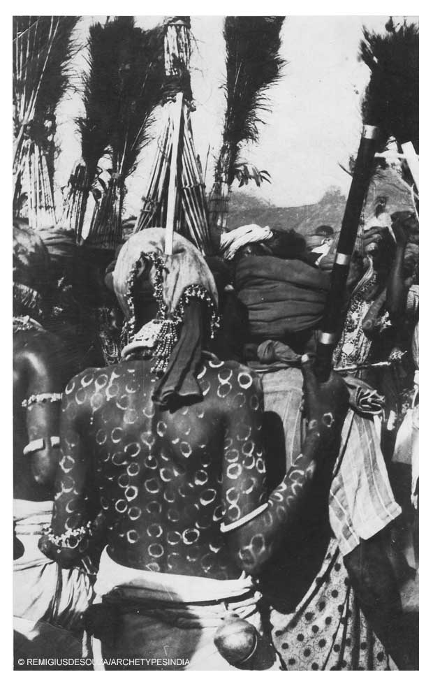 ARCHETYPES INDIA: Bhill's Holi Festival in Satpura Ranges, India