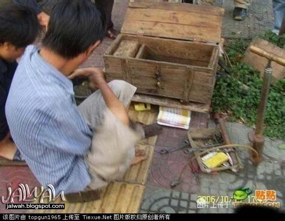 JALWAH: Handless Man-China