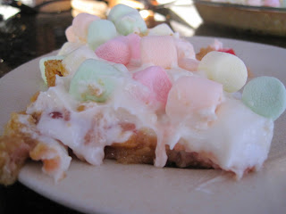 Rainbow Cupcakery: Marshmallow Mermaid Pie