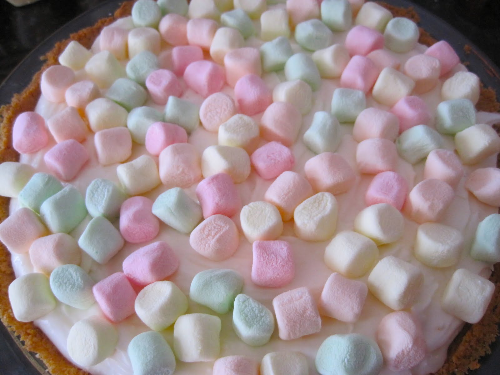 Rainbow Cupcakery: Marshmallow Mermaid Pie