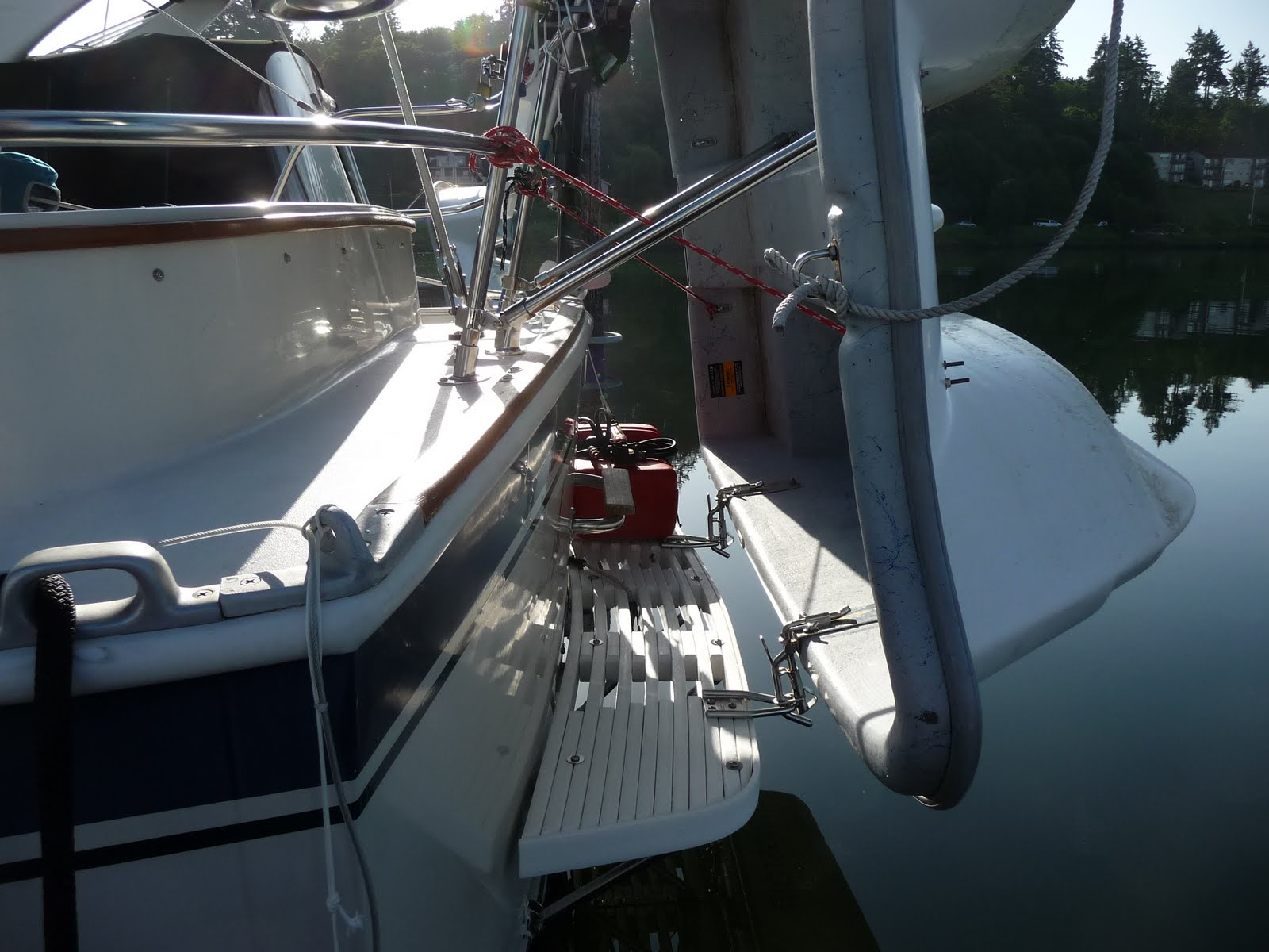 Nonsuch30: Swim Platform (Dinghy Davits)