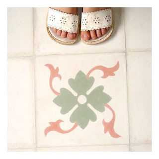 Pisos Calcáreos: Piso blanco con Flores