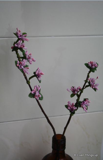 Liven Things Up....: DIY : Twig Flower Arrangement