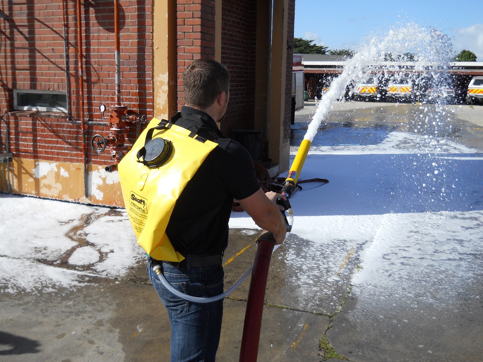 DoseTech Special Risk Fire Protection: Akron & Scotty Fire foam demo