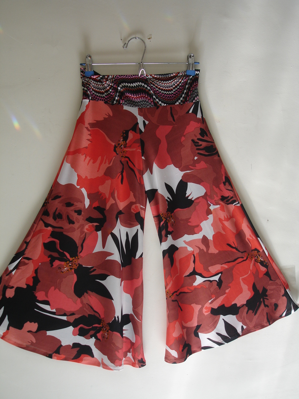 .: Polleras Pantalón en microfibra varios colores y estampados ...