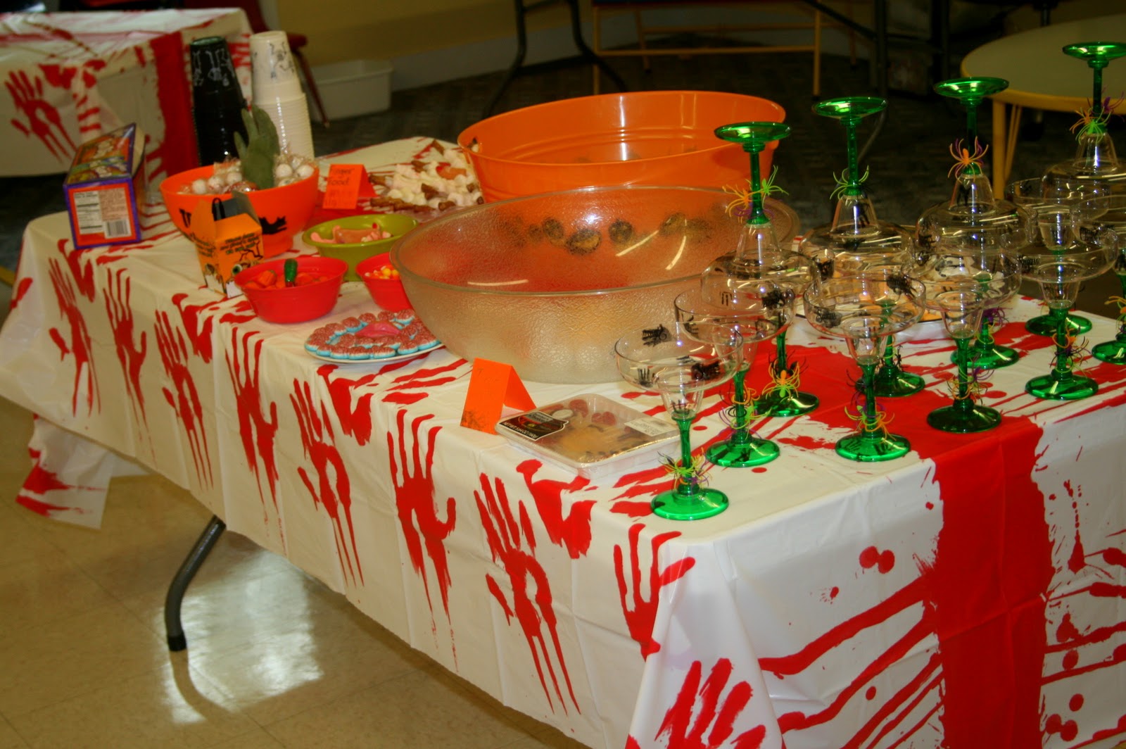 SusieQTpies Cafe: Zombie Murder Mystery Party and Halloween ideas