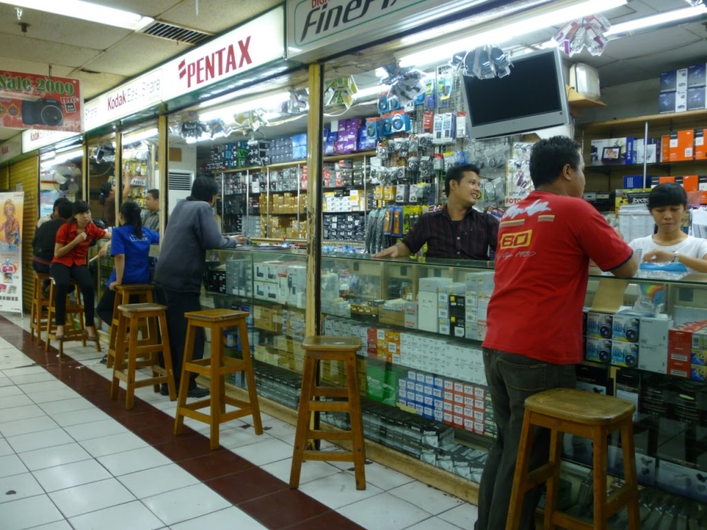 imagetabble: Pasar Metro Atom Pilihan Bagi Pecinta Fotogarfi