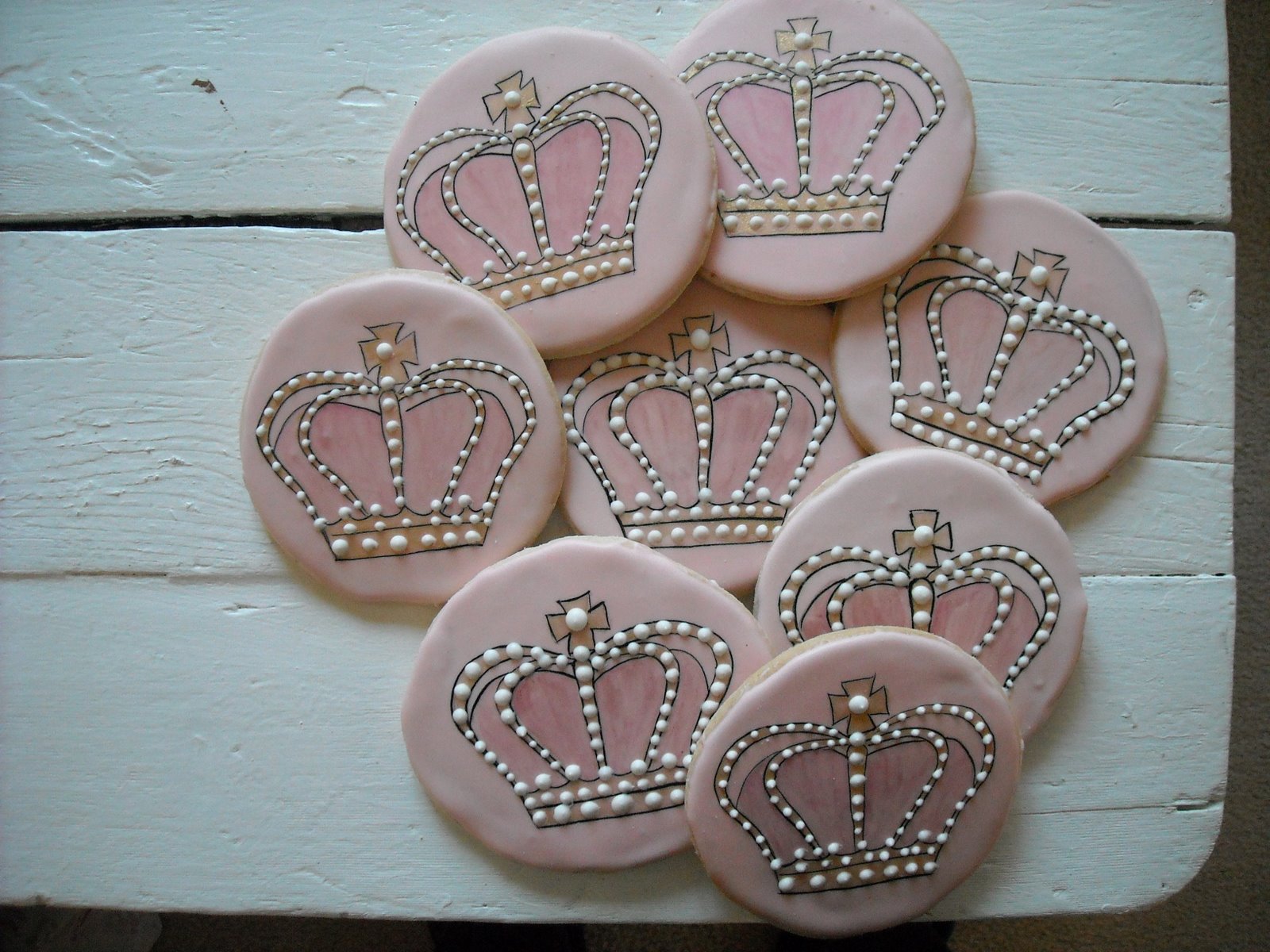 Cookie Du Monde: Crown Cookies