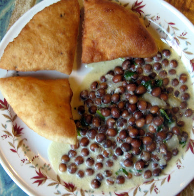 Chachi's Kitchen: Bharazi / Mbaazi za Nazi - Pigeon Peas in Coconut Sauce