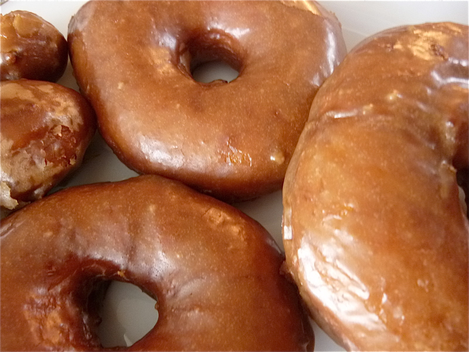 Vanilla Bean Doughnuts with Root Beer Glaze – Diary of a Mad Hausfrau