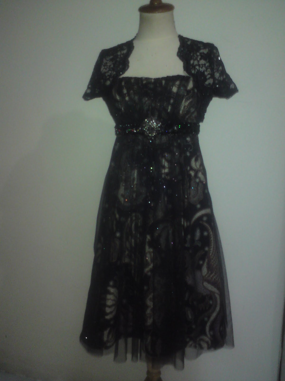 25+ Inspirasi Modis Gaun Batik Kombinasi Tile