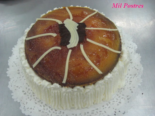 MIL POSTRES: Tarta de nata y yema tostada