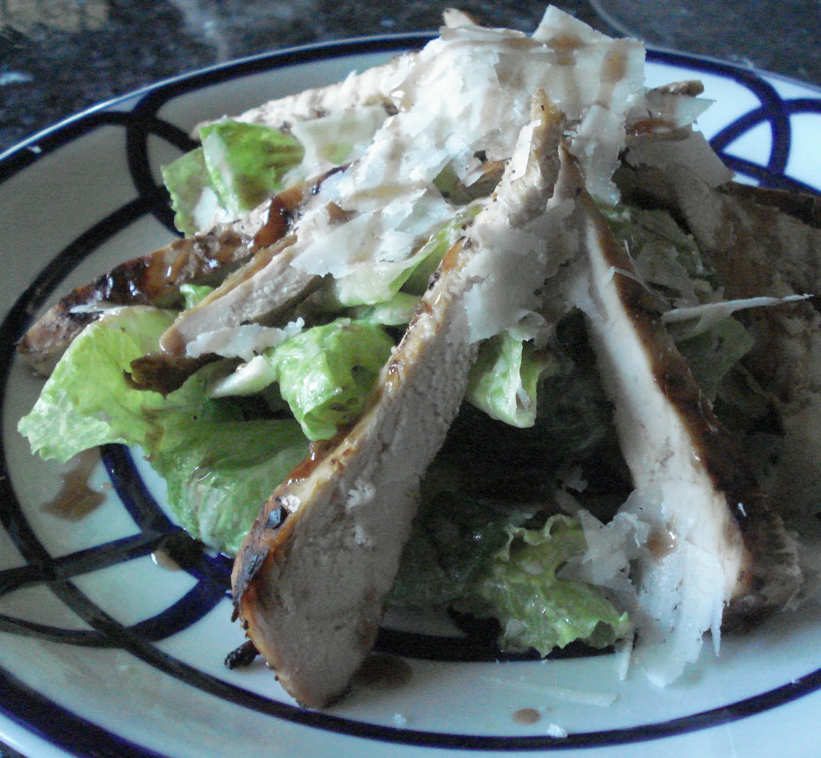 Mangiare: Ensalada de pollo con aderezo de tamarindo