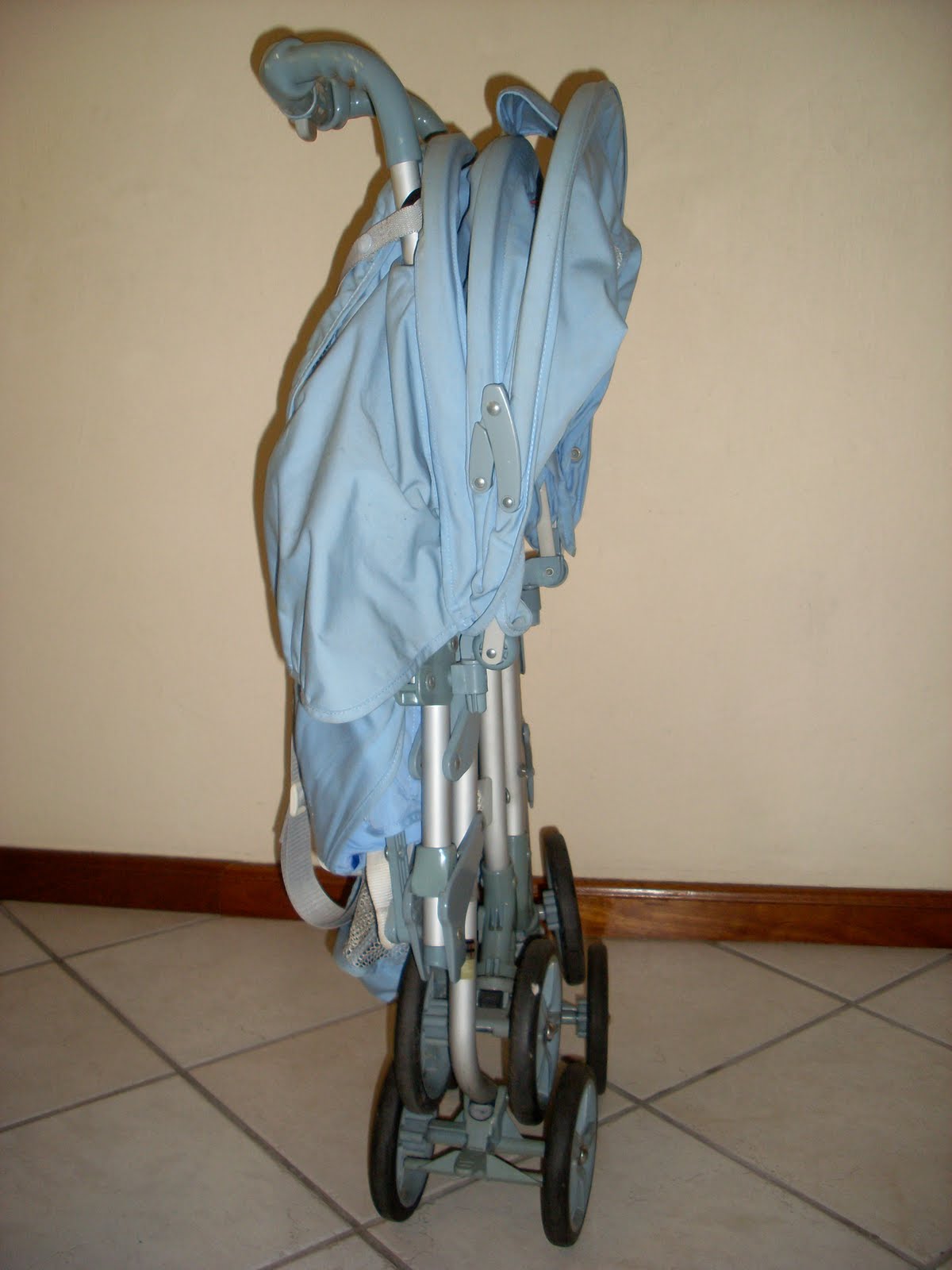 Brenda's Shoppe: Preloved Blue Combi Lightweight Stroller