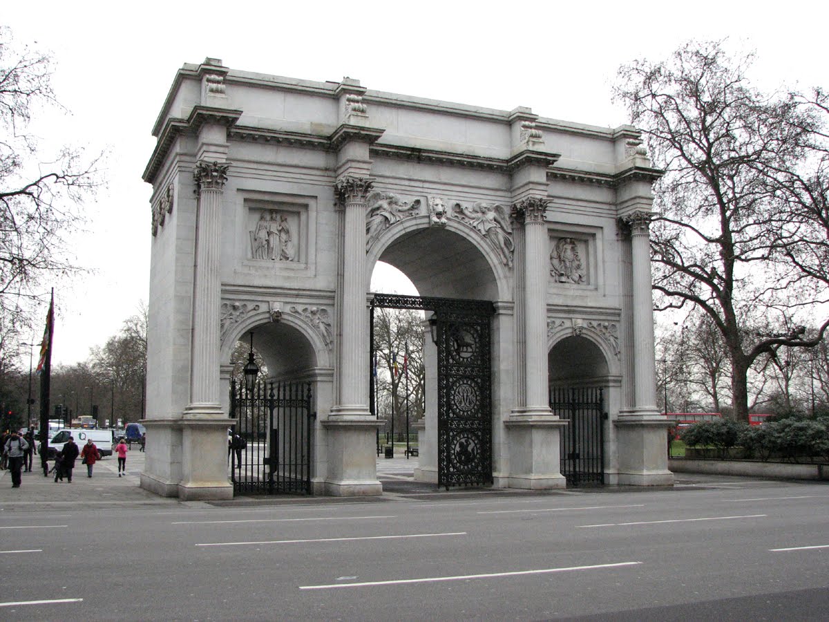 Animal Art Along the Way: The Lions of Marble Arch