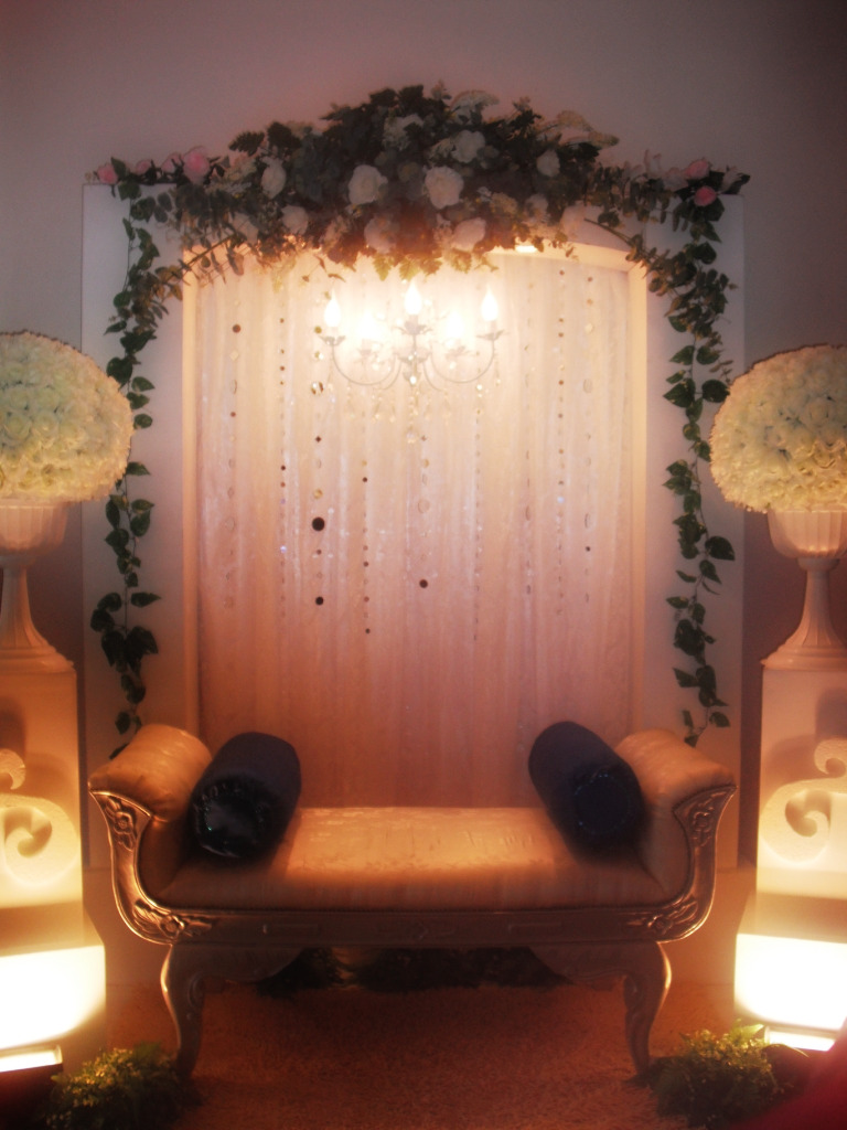 FAZZDONE'S BRIDAL: Majlis Pertunangan Hanim Larkin Perdana Johor Bahru