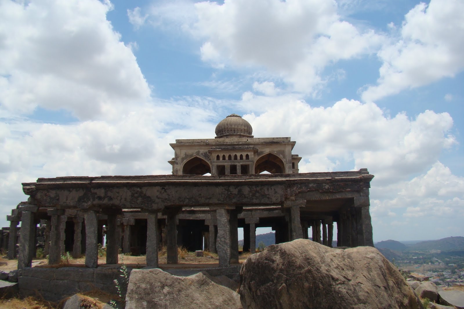 Pondicherry , Gingee Fort, Tiruvannamalai. ~ 69kph