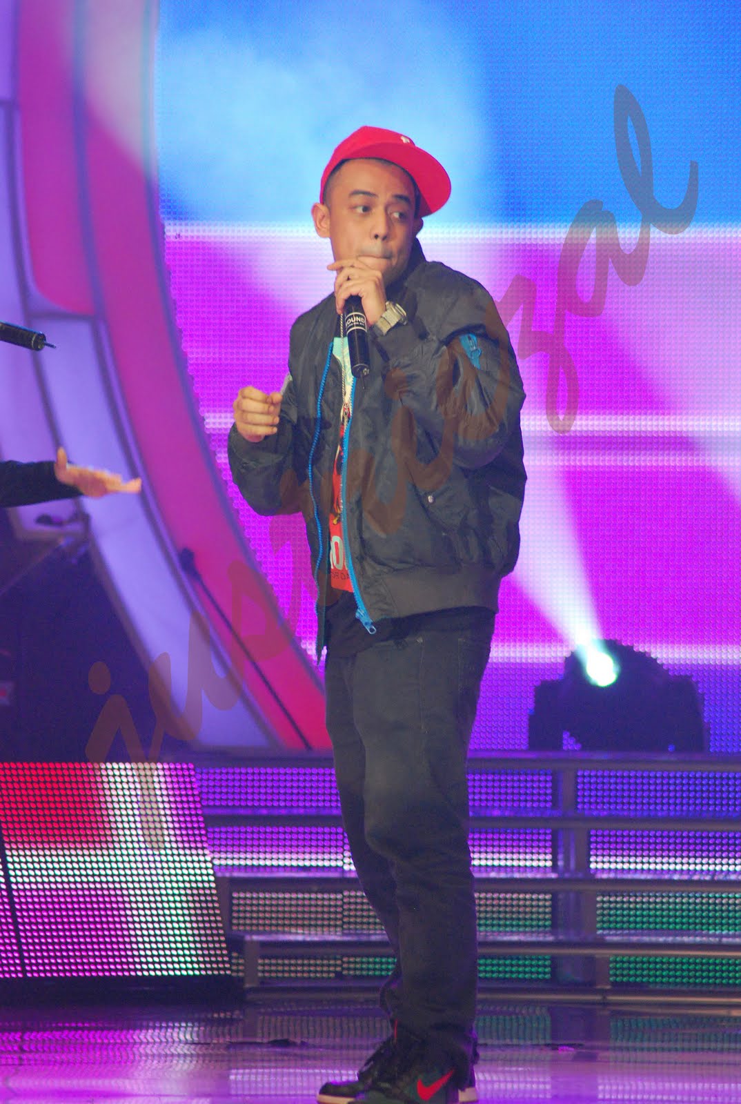 mulanya disini....: fenomena maria mariana kembali