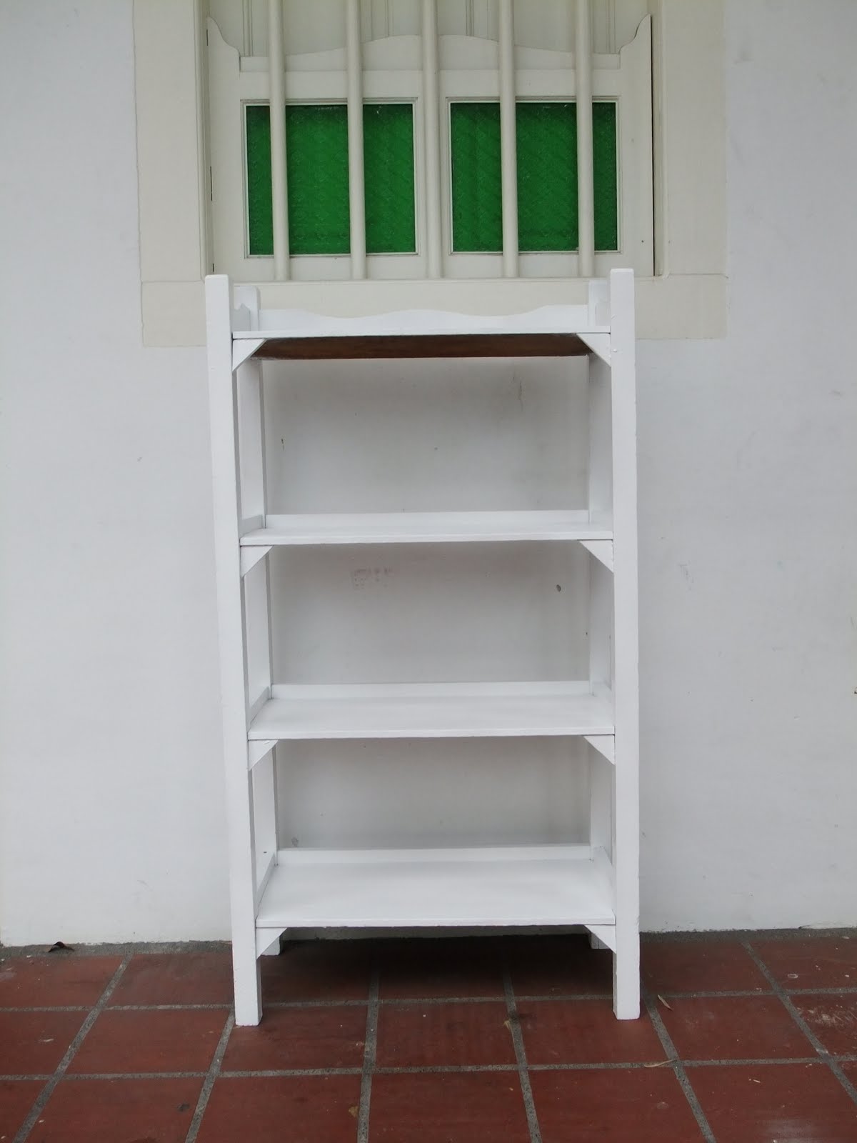 WAITING FOR VINTAGE AND THE LATEST FINDS AT SECOND CHARM | Ashley Furniture