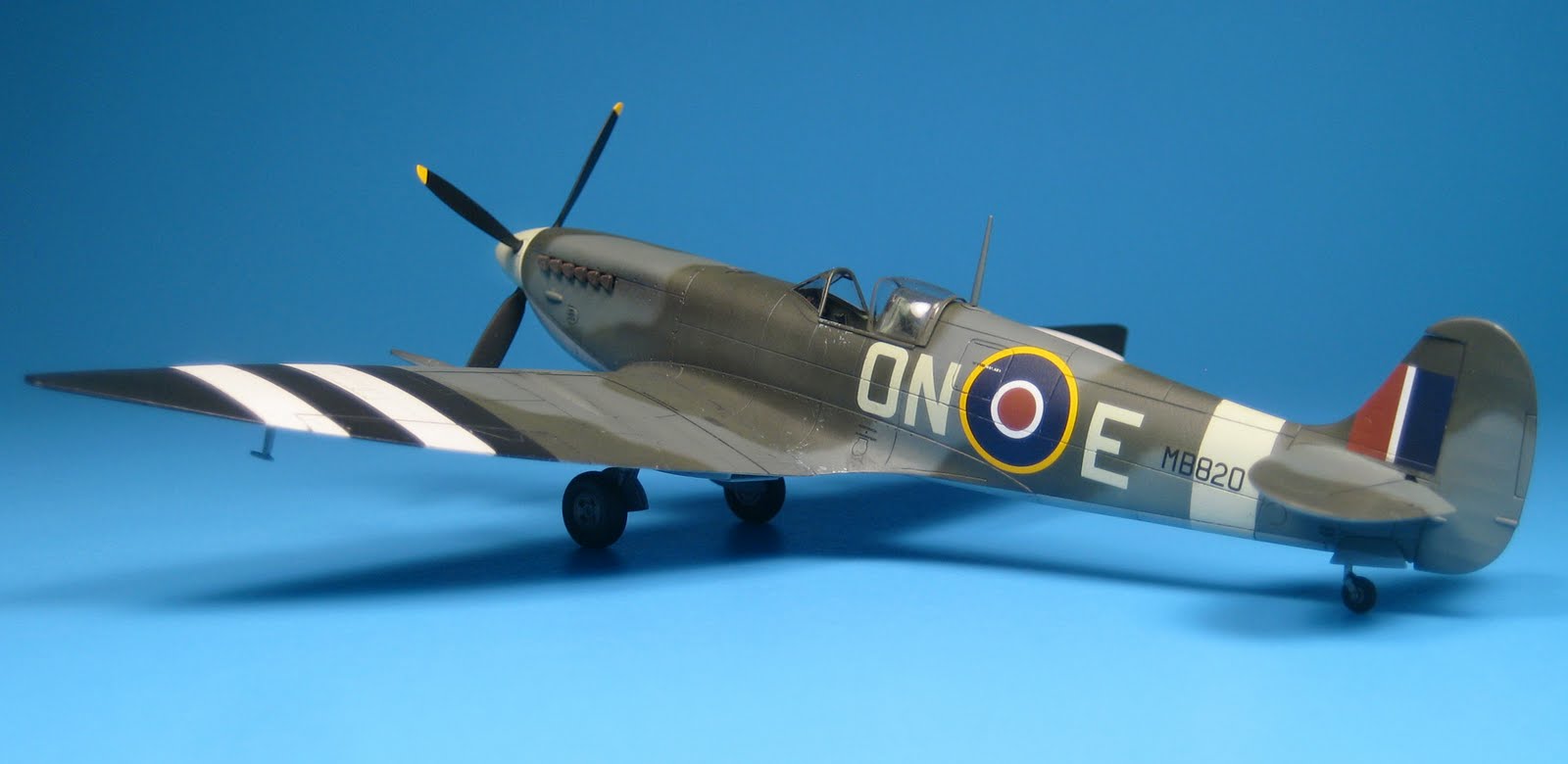 Roys Rants: Spitfire HF VII in 1/72. Part 6 of 6
