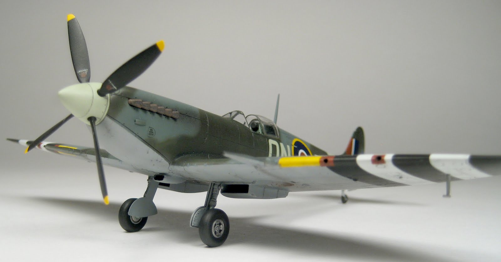 Roys Rants: Spitfire HF VII in 1/72. Part 6 of 6