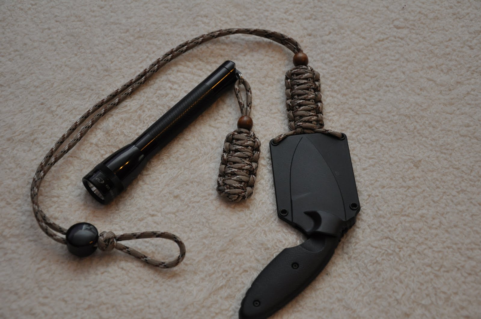 Paracord Designs: Customize your Hardware