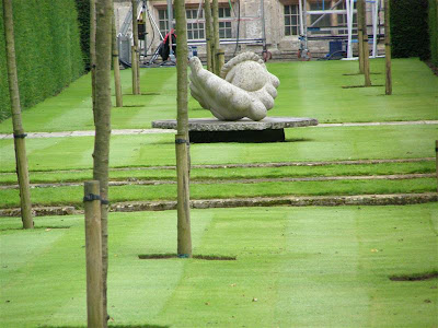 Feather On A Wire: sculptures at Longleat