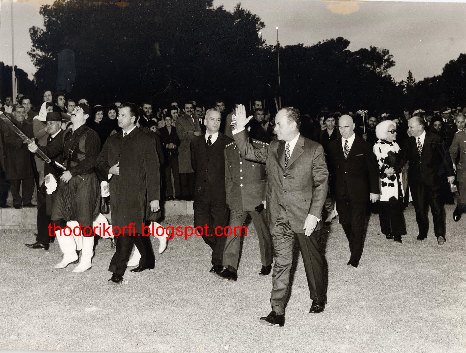 ΜΑΔΑΡΑ: 21η ΑΠΡΙΛΙΟΥ : Ο ΠΑΠΑΔΟΠΟΥΛΟΣ ΣΤΗΝ ΚΡΗΤΗ