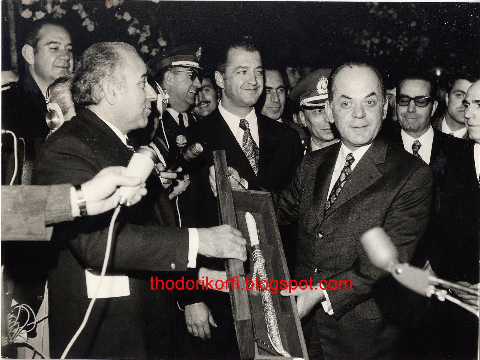 ΜΑΔΑΡΑ: 21η ΑΠΡΙΛΙΟΥ : Ο ΠΑΠΑΔΟΠΟΥΛΟΣ ΣΤΗΝ ΚΡΗΤΗ