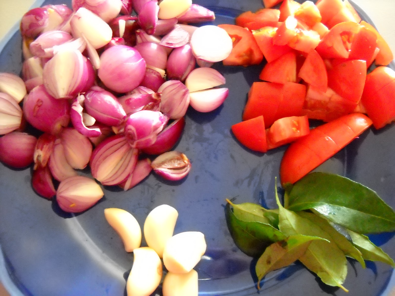 Savitha's Kitchen: Fish Curry ( Keluthi Meen Kuzhambu)