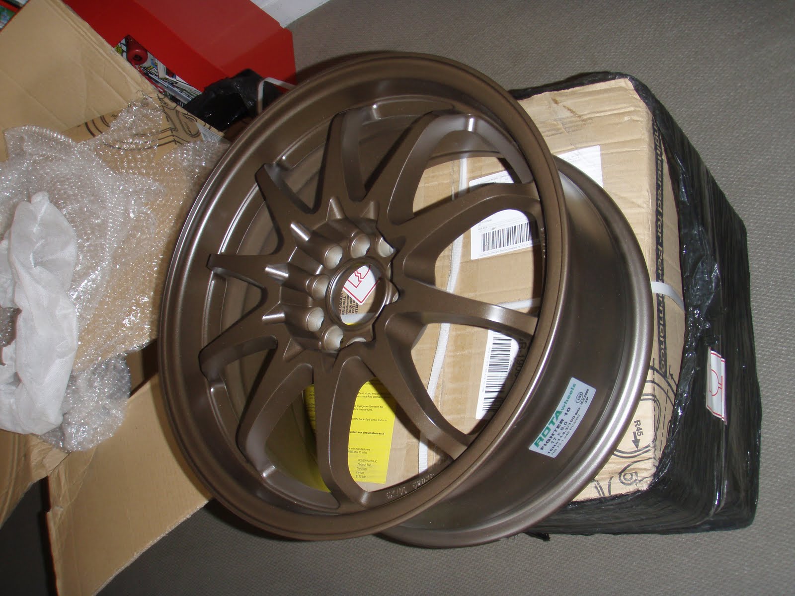 JDMbits: New Arrival: Rota Fighter 17x8 et48!