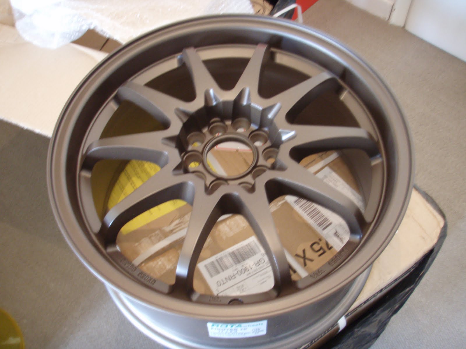 JDMbits: New Arrival: Rota Fighter 17x8 et48!