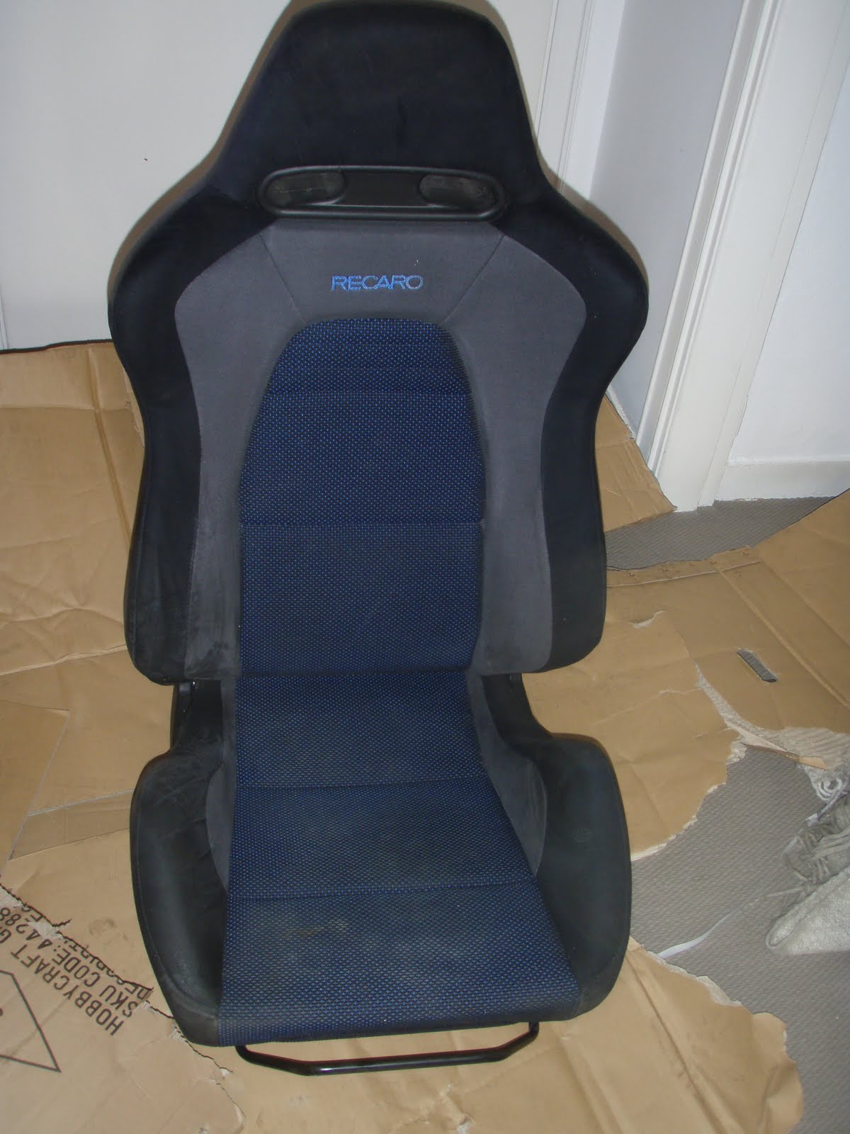 JDMbits: New Arrival: Recaro Evo7 GSR Seats!