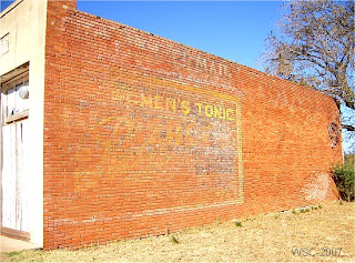 Whiskey, Texas: Highway 80 - vintage & ghost signs