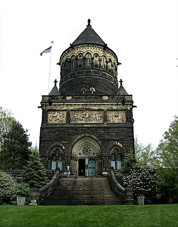 World of Waymarking: Garfield Monument - Lakeview Cemetery