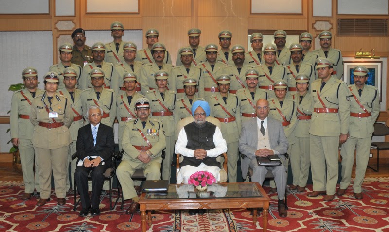babus of india: PM calls IPS a privileged service