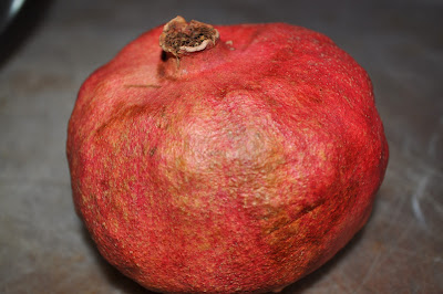Michigan Cottage Cook: HOW TO TELL WHEN A POMEGRANATE IS RIPE.
