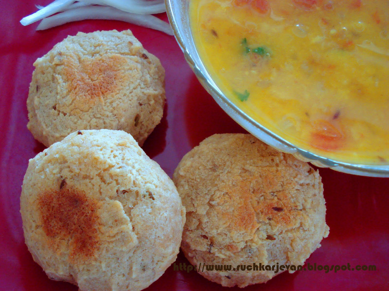 रुचकर जेवण: Rajasthani Dal Bati
